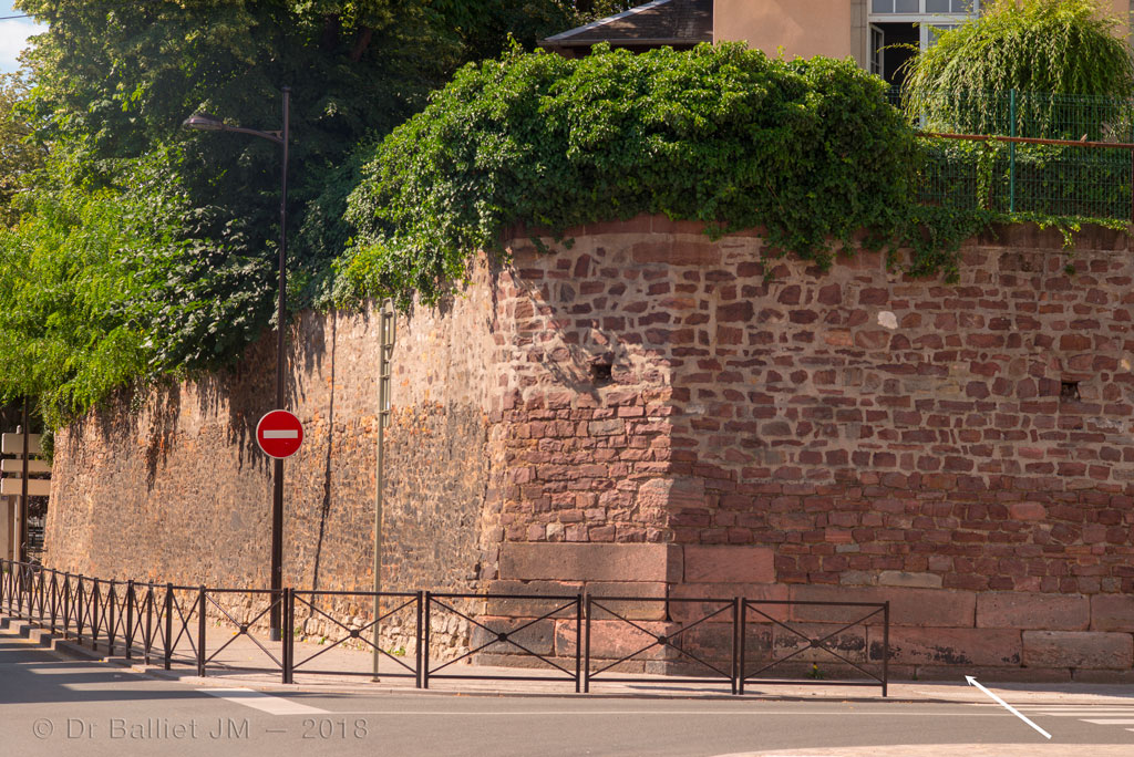 Fortifications de Colmar — Fortifications : dispositions insolites ou ...