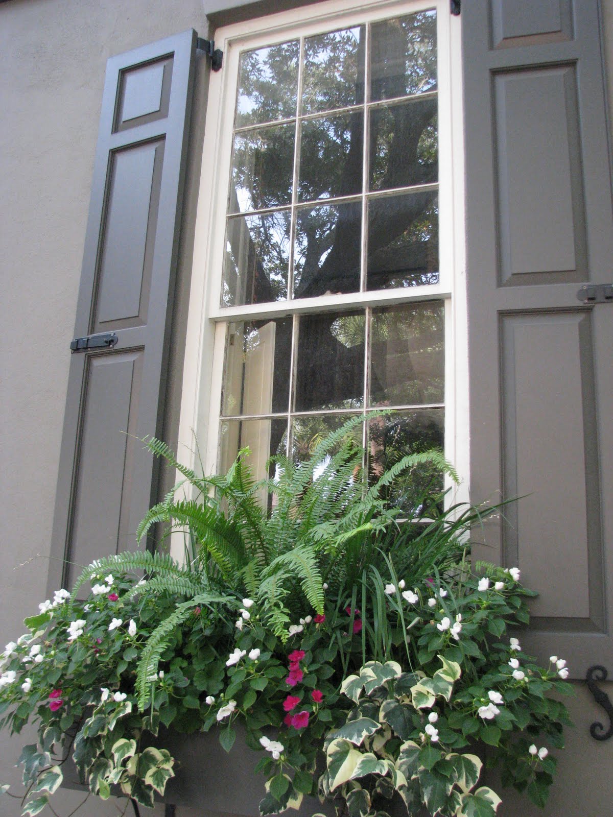 1000+ images about Window Box ideas on Pinterest | Window boxes, Fall ...