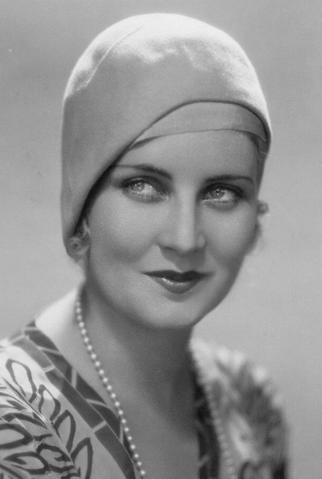 30 Vintage Portrait Photos of Tragic Beauty Jeanette Loff, the ...