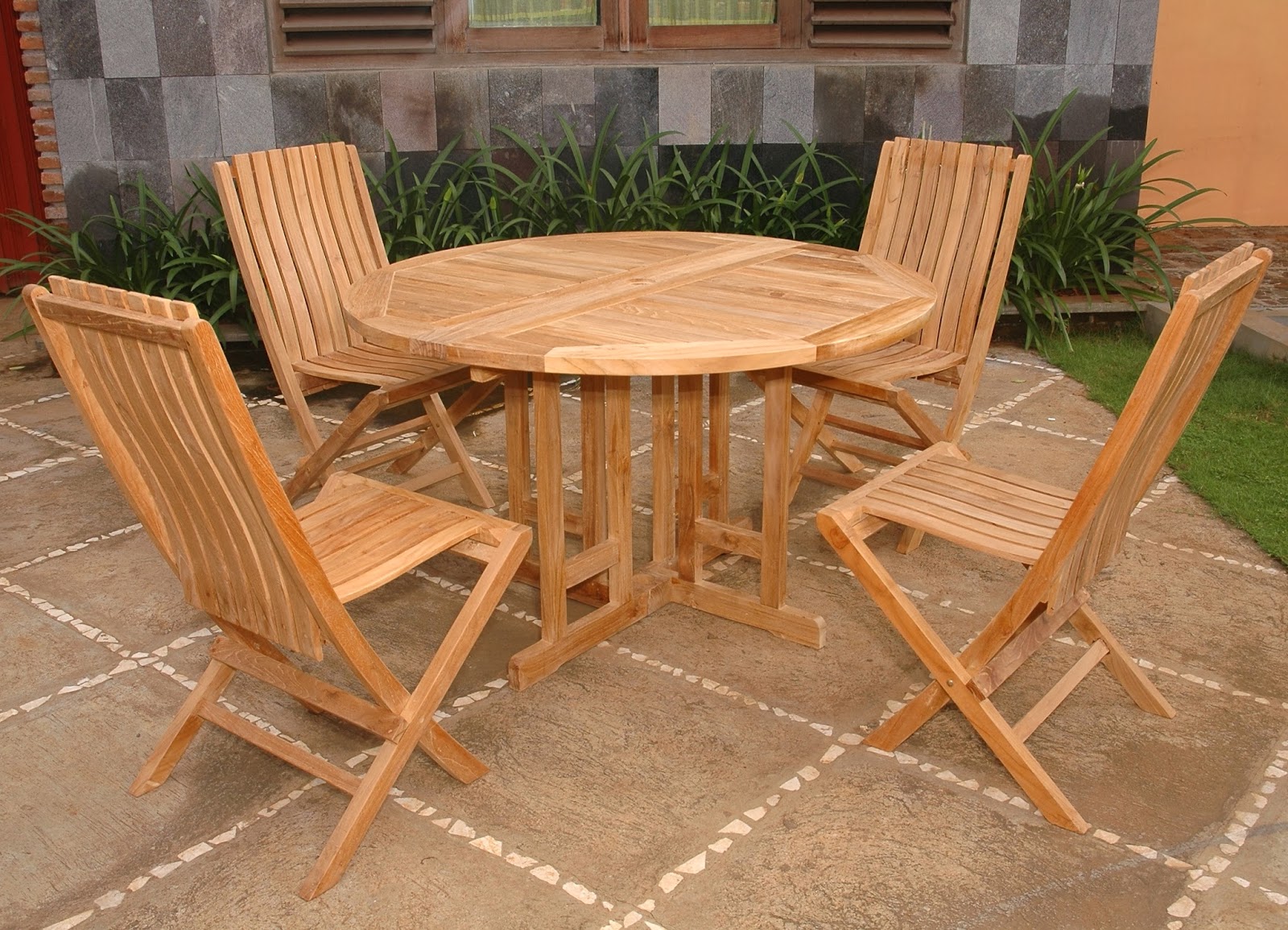 Home Furniture and Patio: Wood Patio Dining Tables: The Different Wood ...
