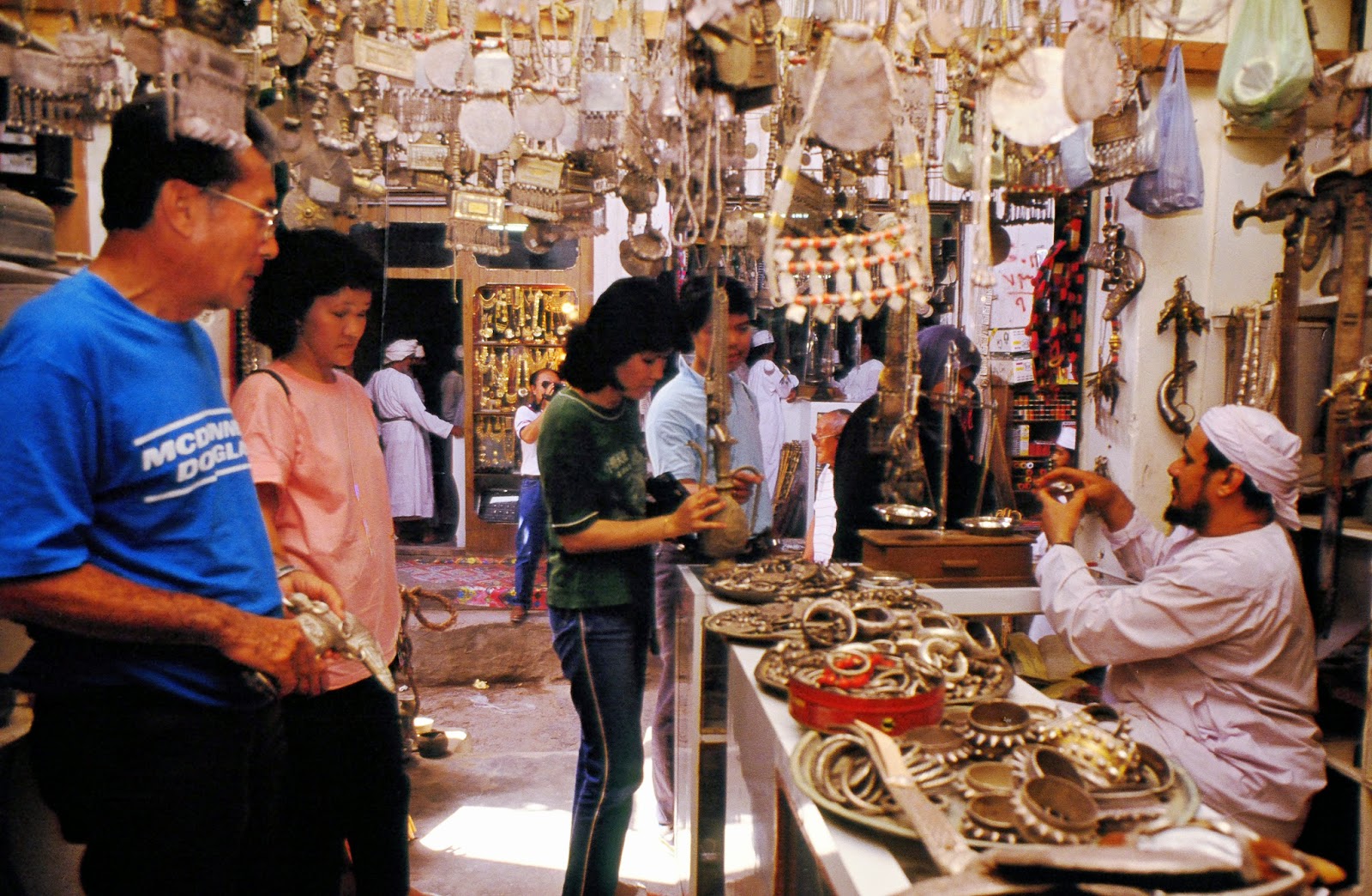 Oman Tourism UK: Top 10 Awesome Things To Buy In Oman