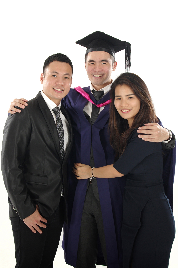 Flame Graduation Photography Studio: (63) Graduation Convocation Family ...