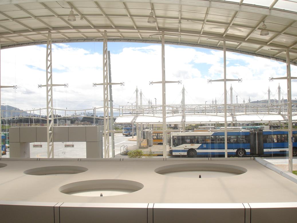 T A L L E R C U A T R O: Terminal terrestre interprovincial