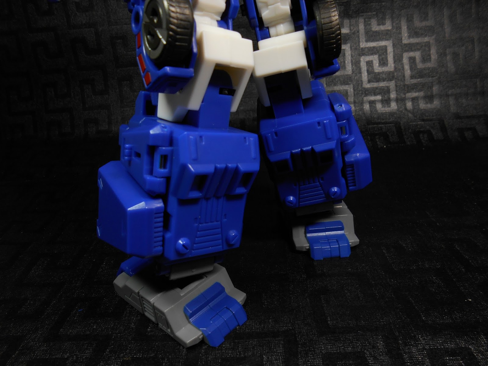 Review: Mebsuta | Night's Corner