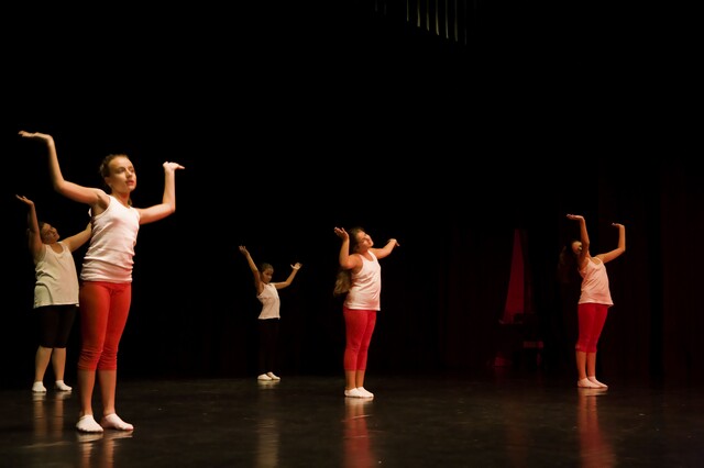 Spiros Pantelios - Photojournalism - Photographer: Παρασταση μοντερνου ...