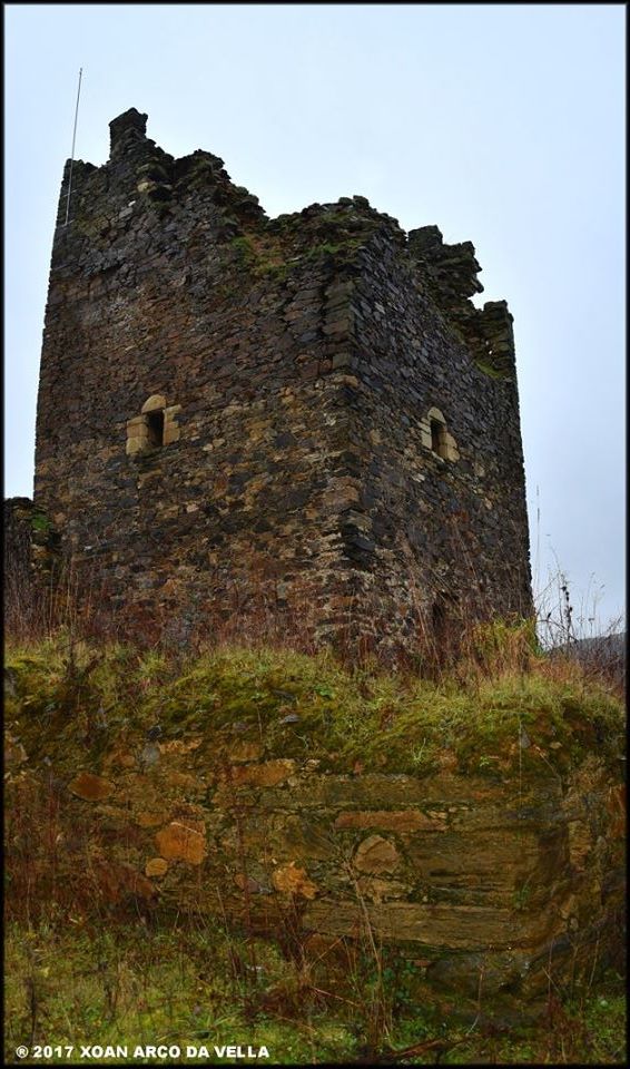 XOAN ARCO DA VELLA: CASTILLO DE TORÉS - TORÉS - AS NOGAIS