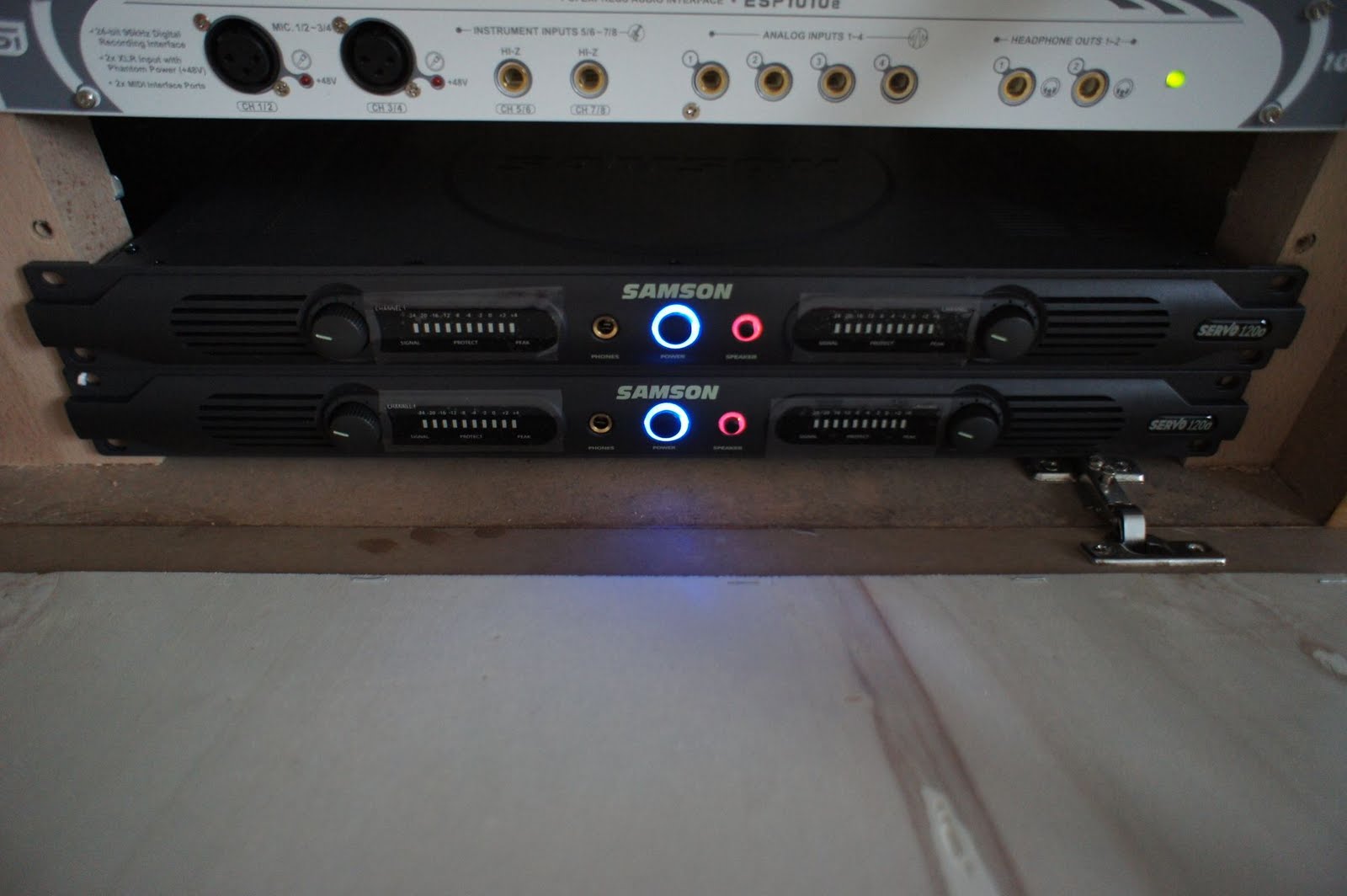 Hornloaded Audio Blog: Seitenblick: Samson Servo 120a