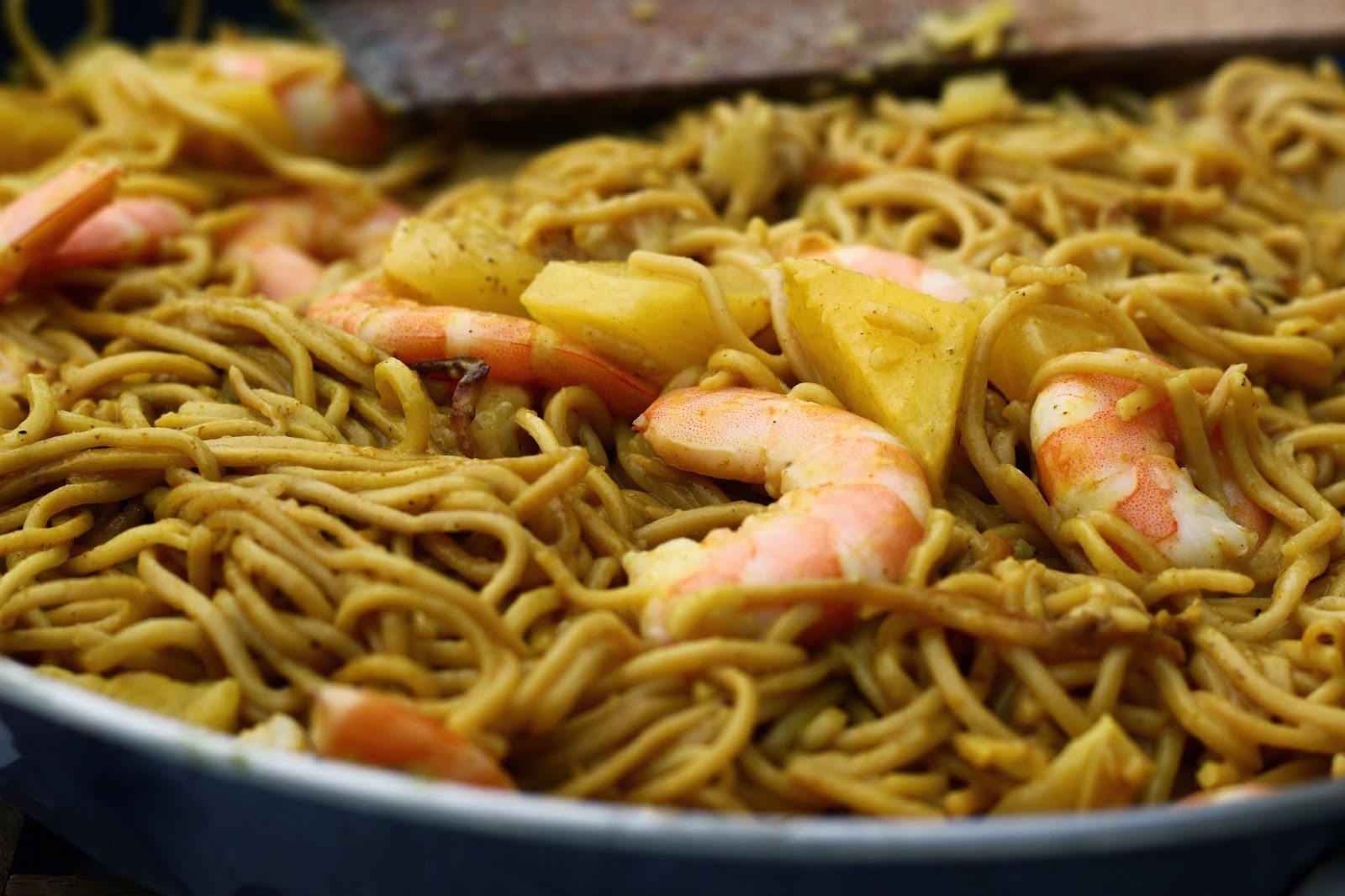 La Toque Frisée: Pâtes chinoise coco/curry aux crevettes et ananas