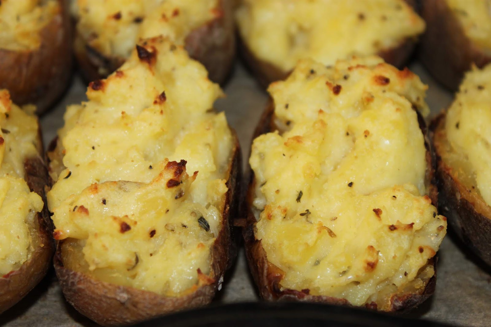 Toves kök - nästan bara vegetariskt: Dubbelbakad potatis med ost och örter