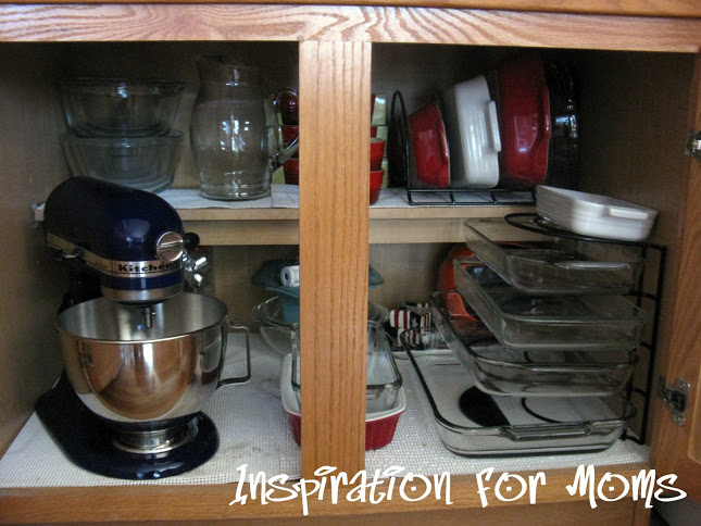 Novice Venice: Pyrex Dish Organization