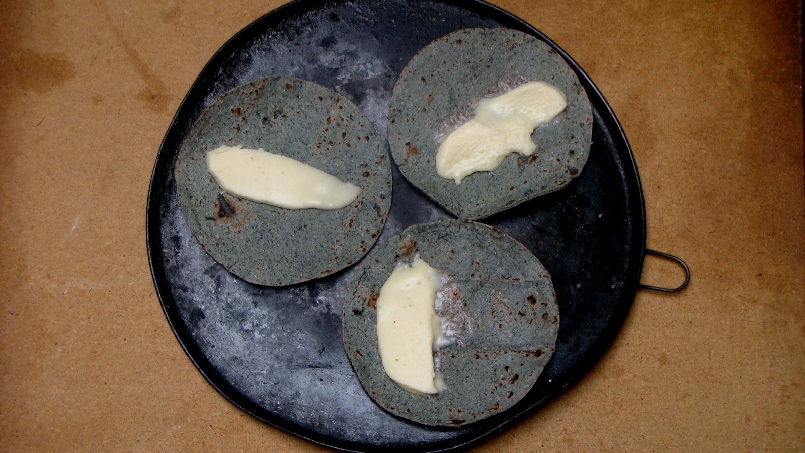 Aromas y colores de Mèxico: Quesadillas con tortillas negras