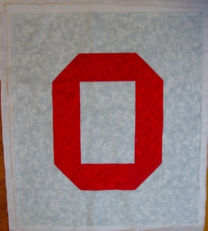 I Quilt Scarlet and Gray: Block "O" Pillow tutorial