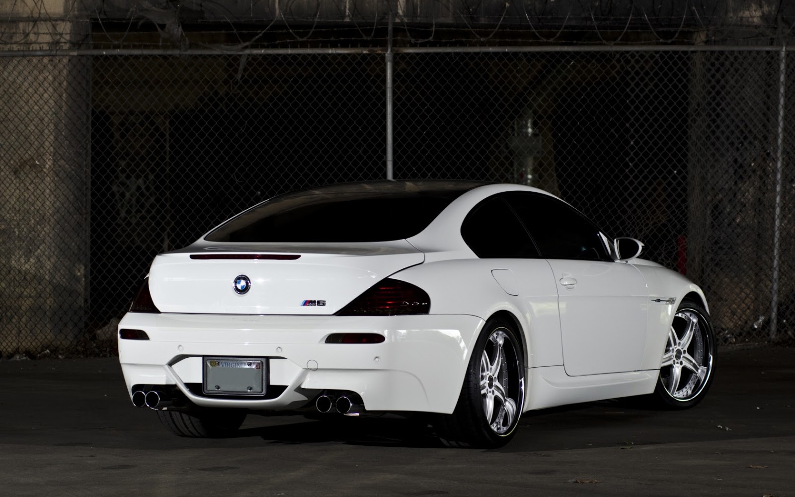 HD Car Wallpapers: BMW Supercar Wallpaper Back Side