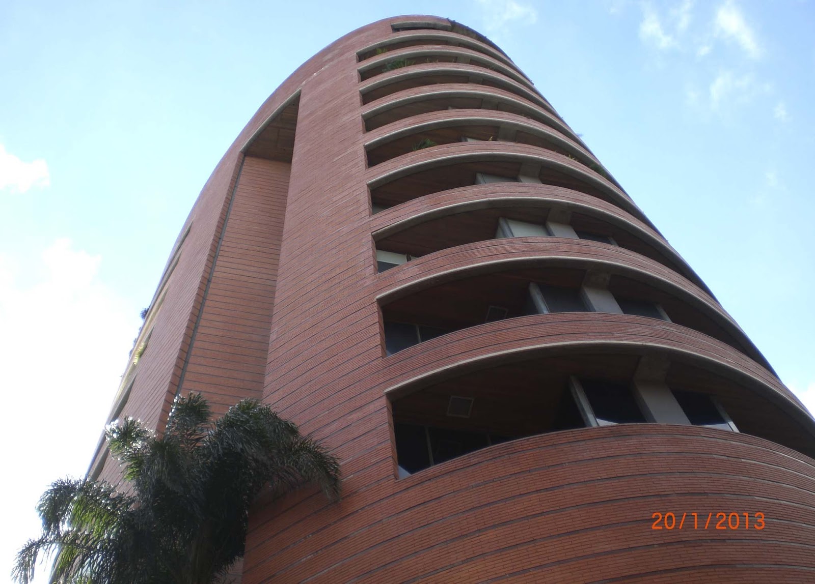 By @ZonArquitectur: Centro San Ignacio Caracas_Venezuela #Arquitectura