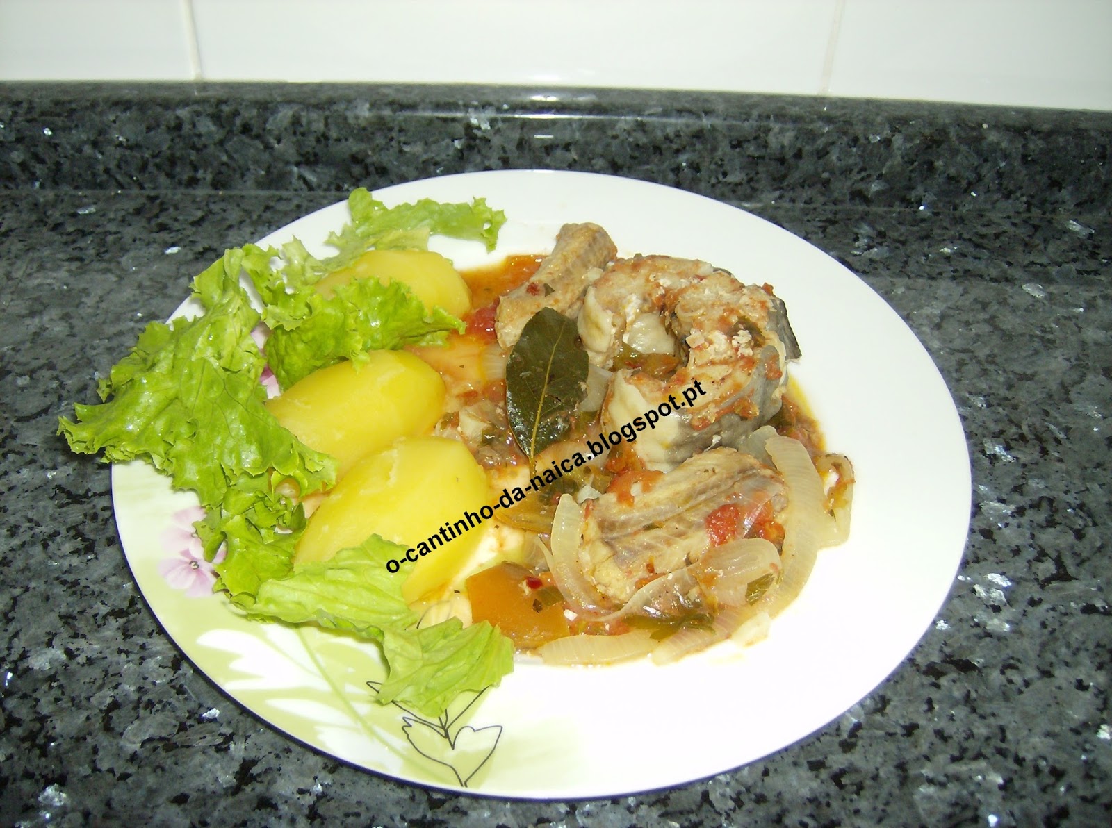 O Cantinho da Naica: " Safio e pata roxa , em molho de tomate