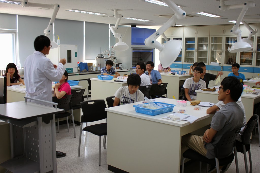 Andrew goes to Korea: All About 창원과학고 (Changwon Science High)