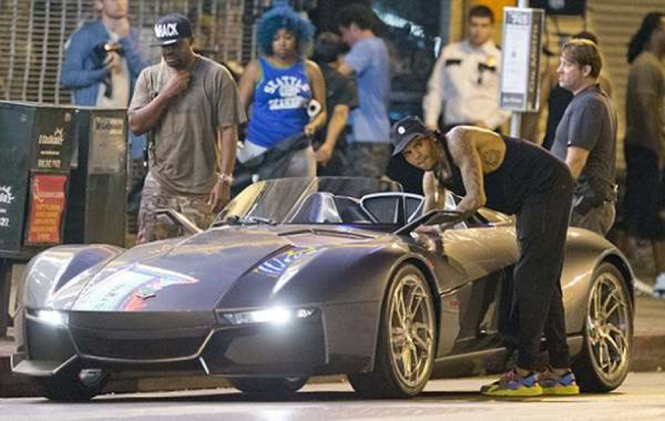 Jamie Foxx Spotted Driving the Rezvani Tank - AUTOMOLOGY: automotive ... Jamie Foxx Spotted Driving the Rezvani Tank - AUTOMOLOGY: automotive ...
