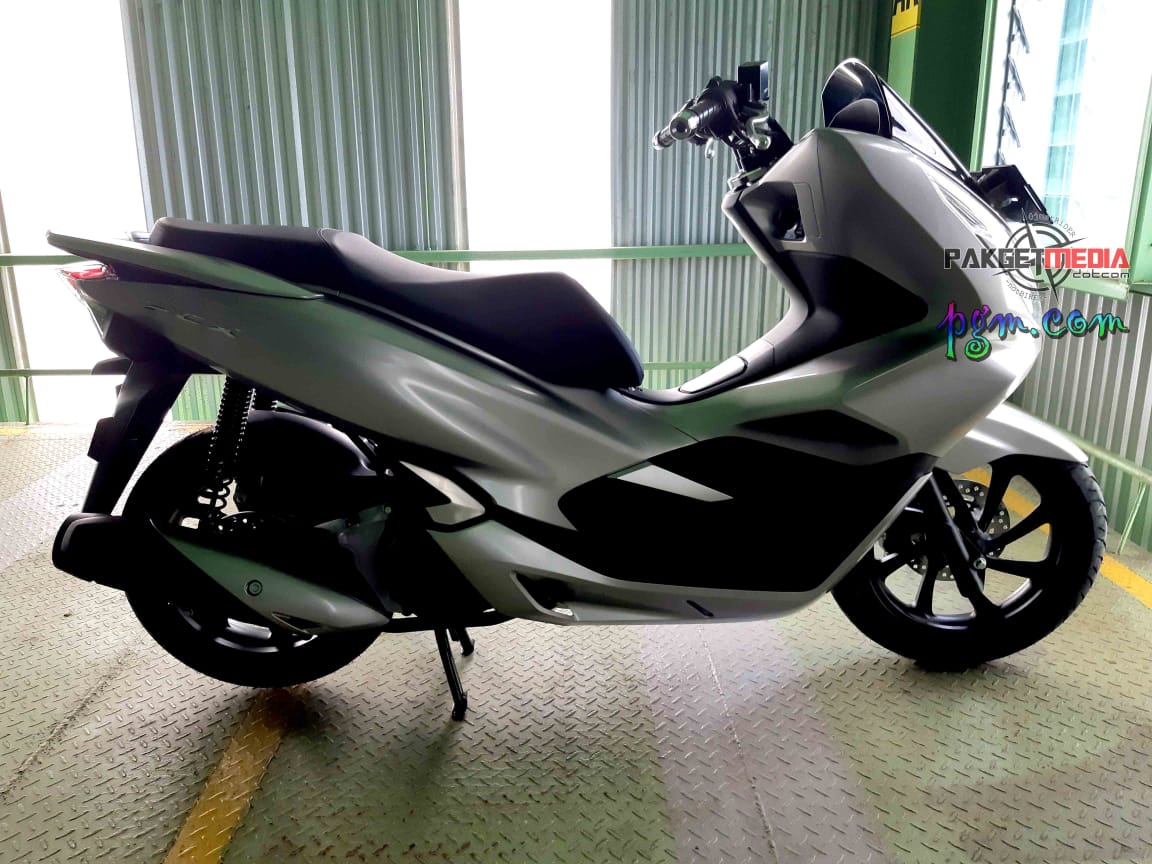 pakgetmedia: Varian Warna Baru Honda PCX 150 Silver. Lebih Menggoda ...