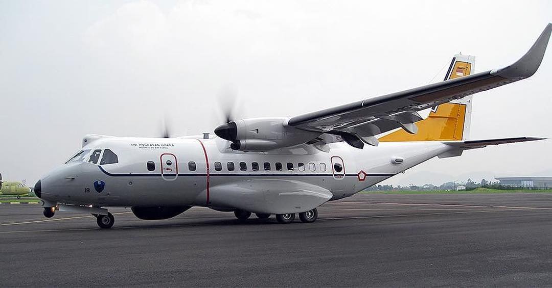 DEFENSE STUDIES: Lanud Sultan Hasanuddin Dapat Tambahan Satu Pesawat CN ...