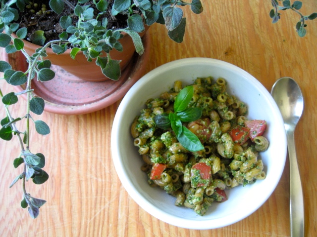 Home Cooked Vegan: Spinach Pizza Pesto Pasta