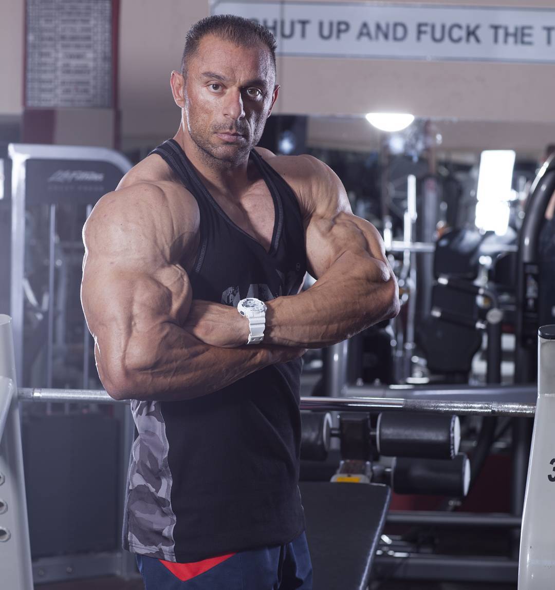 Muscle Lover: Turkish-Cypriot bodybuilder Murat Senyigit (2)