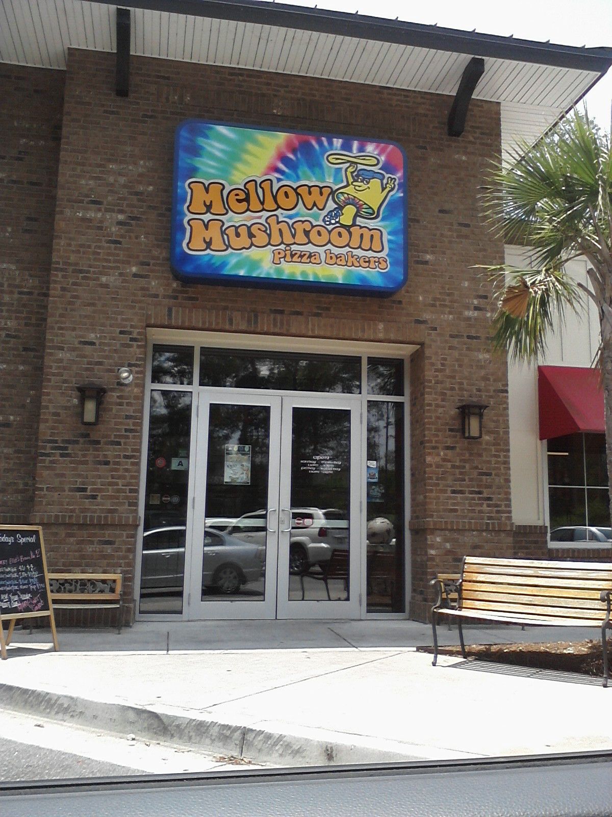 Mellowing out at Mellow Mushroom in Mt. Pleasant! ~ Charleston Craft Beer