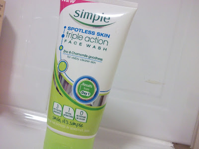 B Close Beauty: REVIEW: Simple 'Triple Action Spotless Skin Facial Wash'
