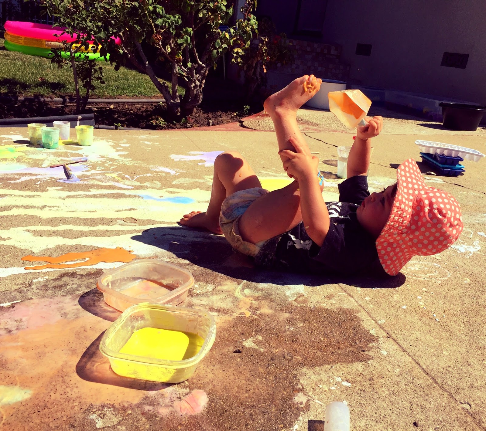 Exploding Chalk Art - smocks.on