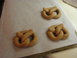Catholic Cuisine: 100% Whole Wheat Pretzels