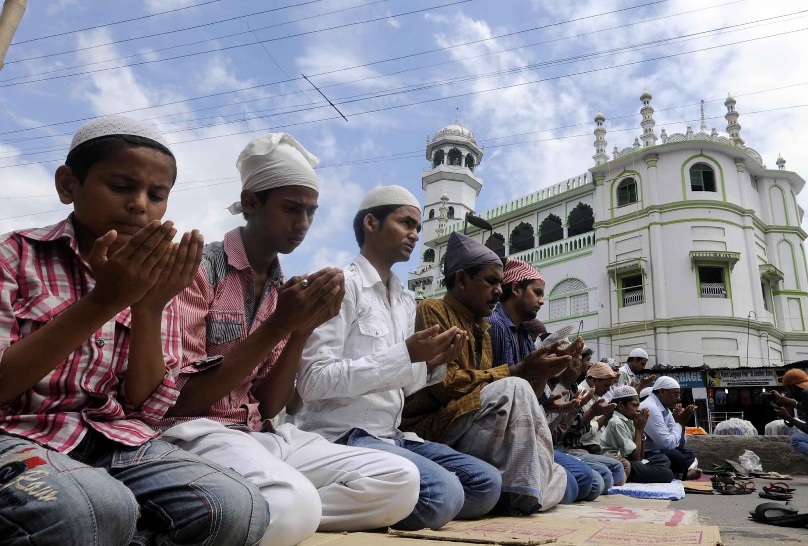 View Patna: Muslims offer Namaz on the third Juma of Ramazan