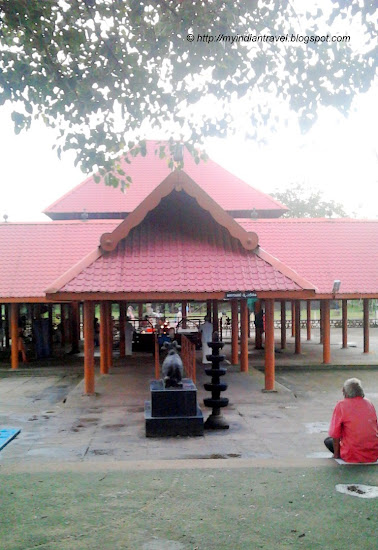 My India Travel: Mahadeva Temple, Aluva