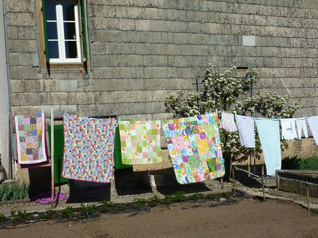 My Rose Valley: Drying quilts outside