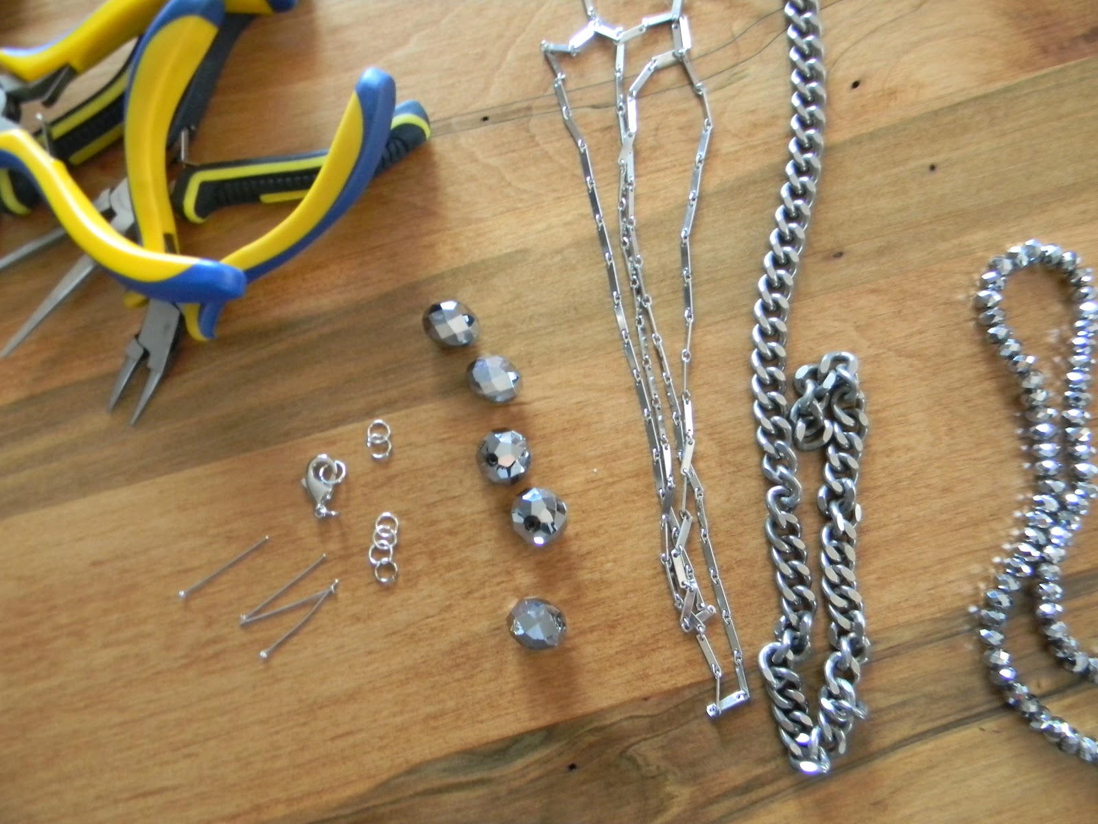 Jolie Jouel: DIY Friday: Layered Chain + Bead Necklace