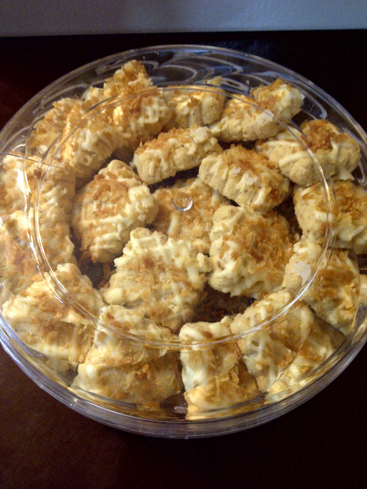 Loveelinda's Cakes: Kuih Raya 2011~Tasty Delicious~
