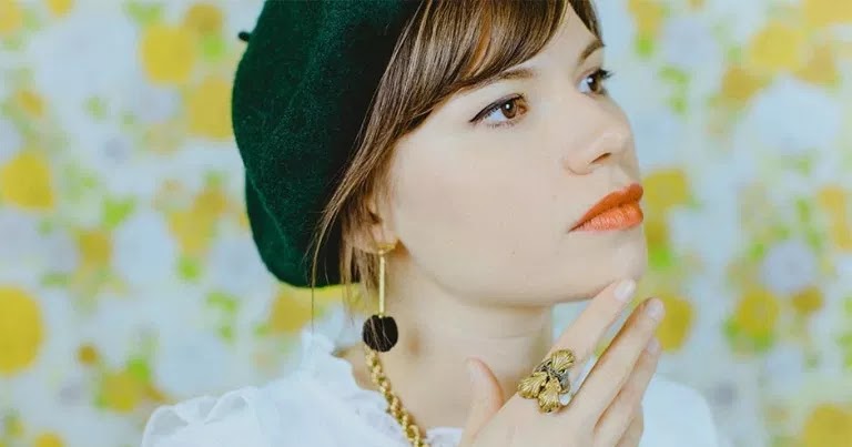 Variety Hour, lo nuevo de Deidre Muro ~ Escritos Circulares