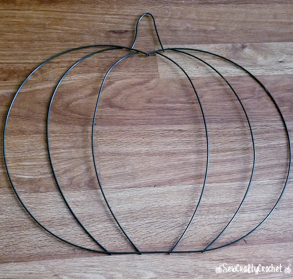 Floral Pumpkin Wreath - Sew Crafty Crochet