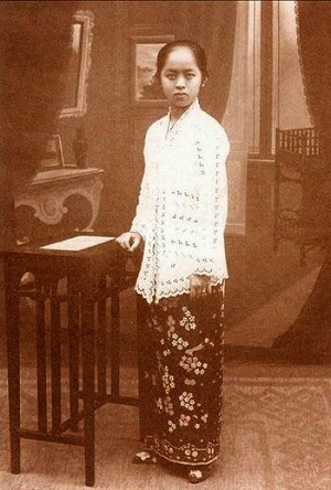 Kumpulan Foto Model Baju Kebaya Era 60 An - Trend Baju Kebaya