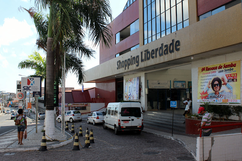 Carlos Corrêa Ribeiro Luz & Arquitetos Associados: Shopping Liberdade