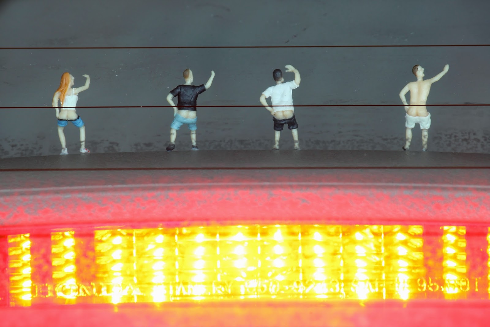 My Teeny People: Mooning