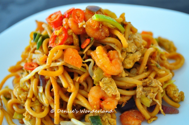 The Irresistible Mee Goreng Mamak Fried Noodle - Denise's Wonderland