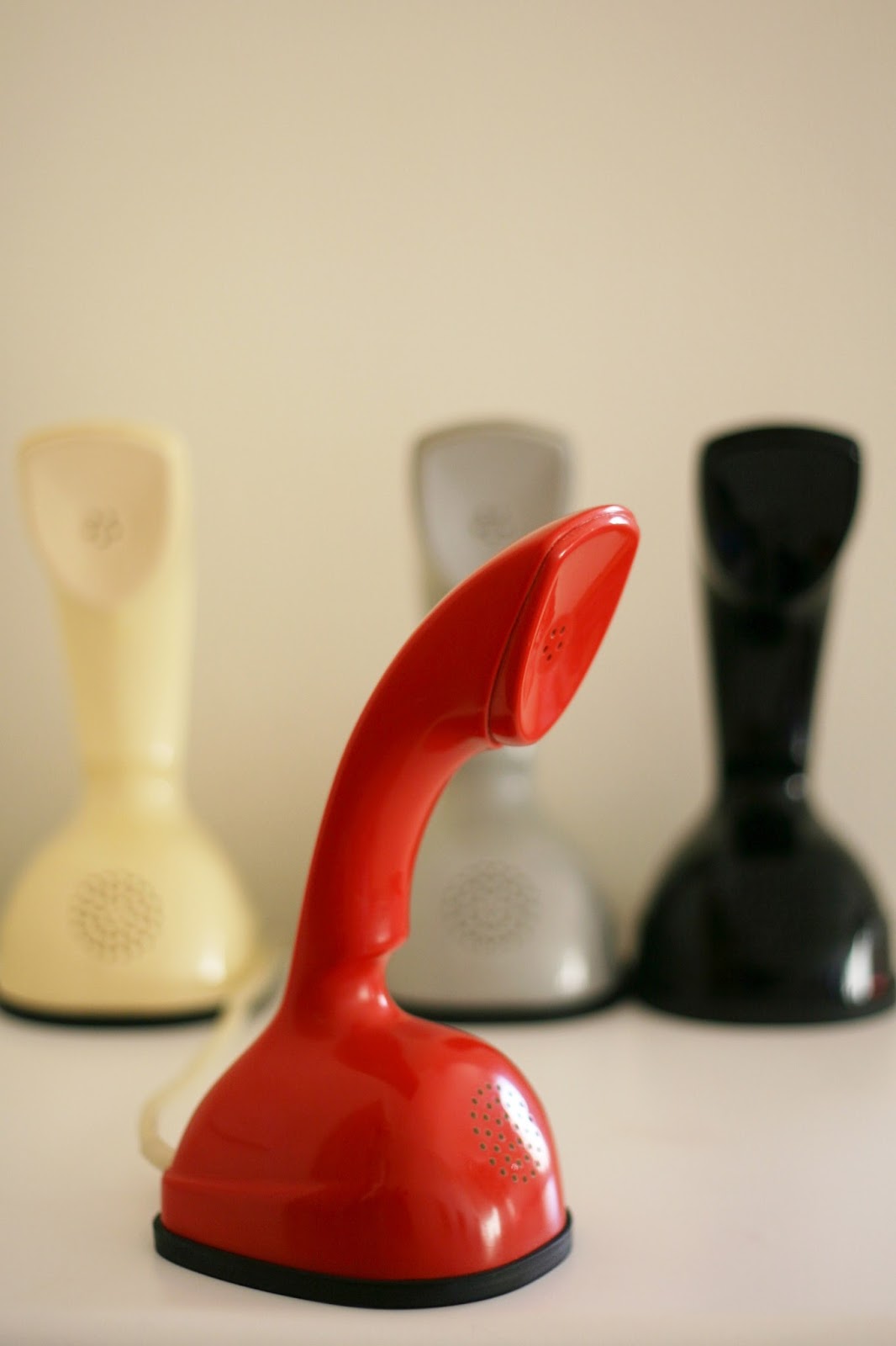 Retromobe - retro mobile phones and other gadgets: Ericofon (1956)