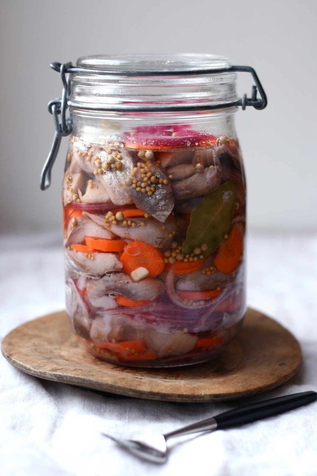 DILLIÄ JA PIPARJUURTA: Perin perinteinen lasimestarin silli