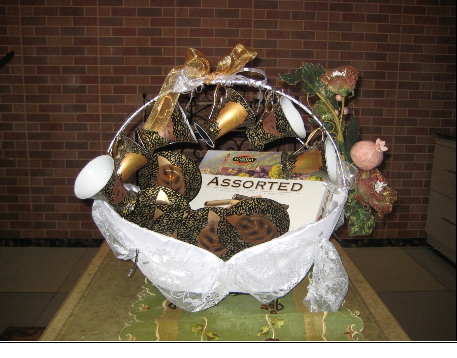 Mama Parcel: Evening Tea Set