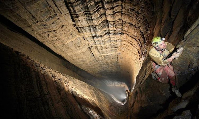 Traveling Around The Globe: Gouffre Berger Cave, The Deepest Cave in ...