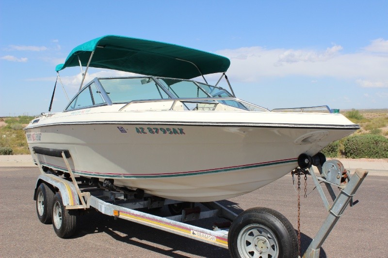 Desert Autoplex: 1987 Winner Escape 1950 Sport Open Bow V8 Boat