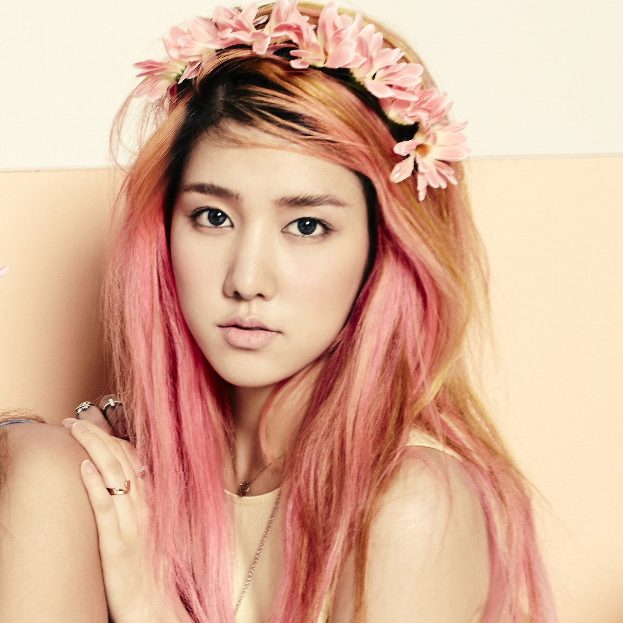 Spica - Tonight νέο MV και who-is-who | I say myeolchi // k-pop in greek