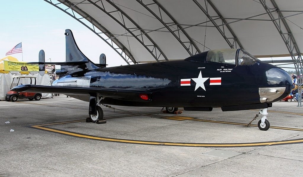 AVIÕES MILITARES: Vought F6U Pirate