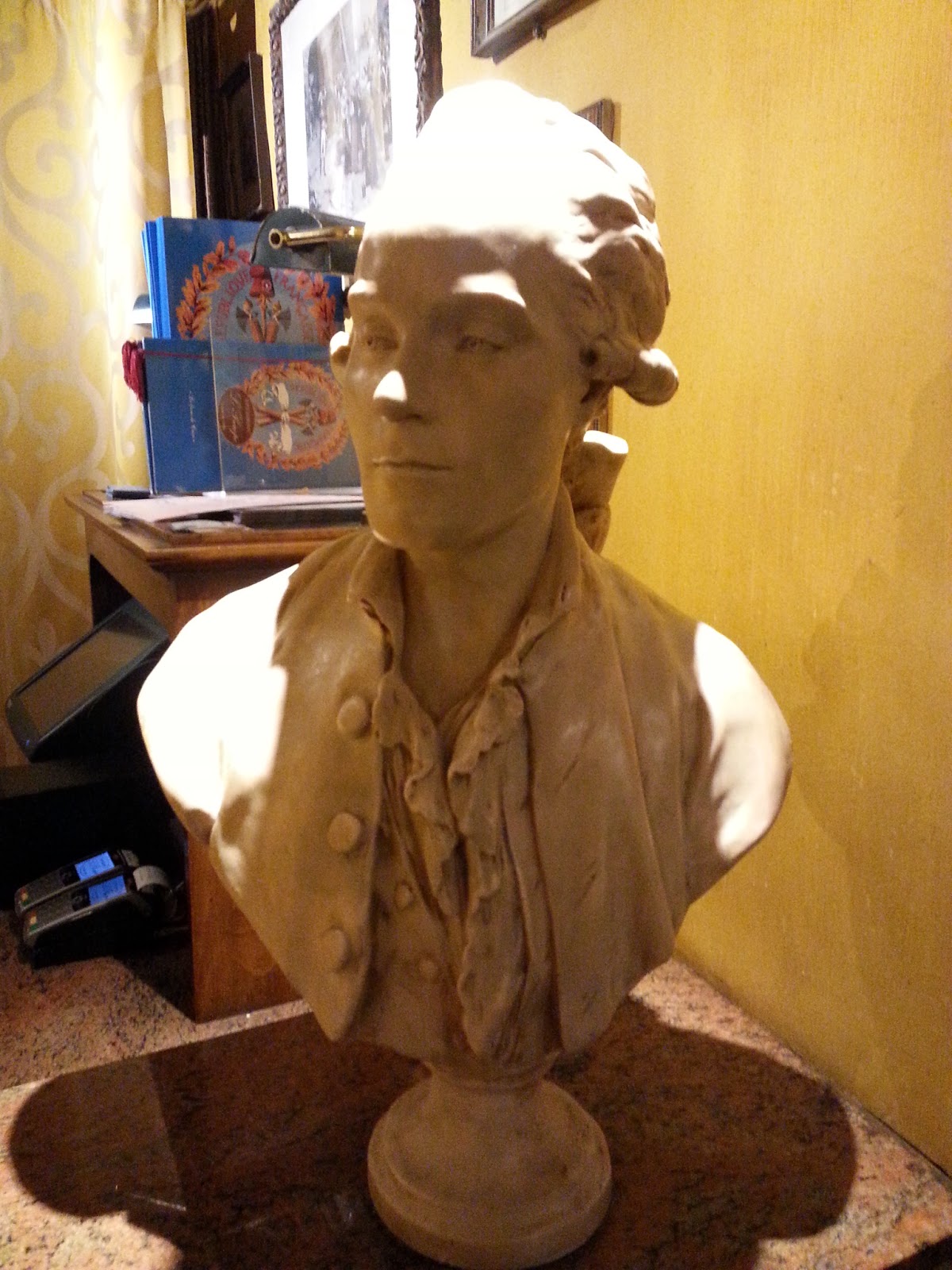 The Non-Desperate Housewife: Dining with History at "Le Procope" in Paris