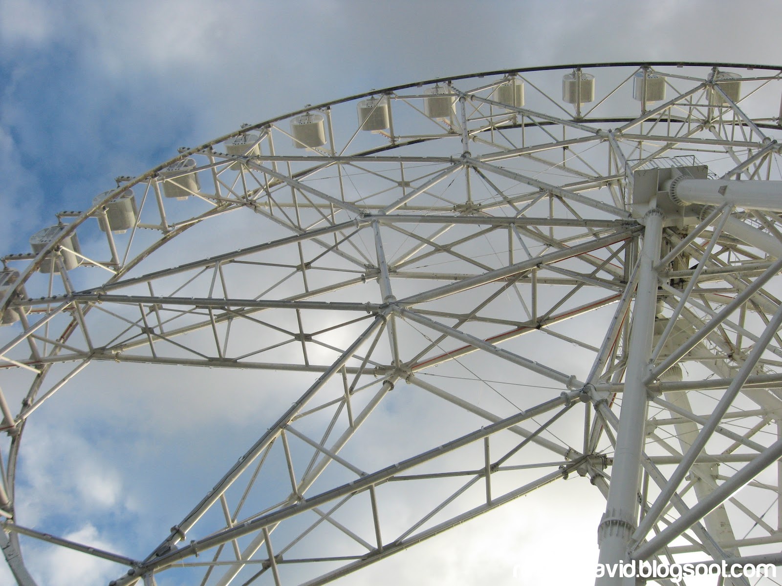 14th Street: MOA Eye