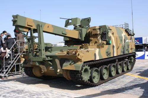 BARANG BARU BARANG LAMA: SAMSUNG TECHWIN K9-THUNDER SELF-PROPELLED HOWITZER